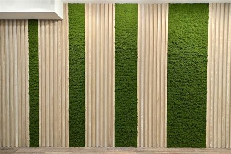 Artificial Green Wall With Columns And Grass