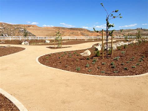 How To Install A Decomposed Granite Pathway Southwest Boulder And Stone