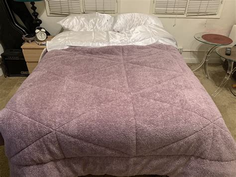 Ex Girlfriend Thinks This Comforter Looks To Feminine For A Straight