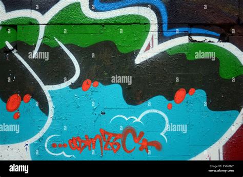A Fragment Of Graffiti Drawing Using Contours Applied To The Wall With