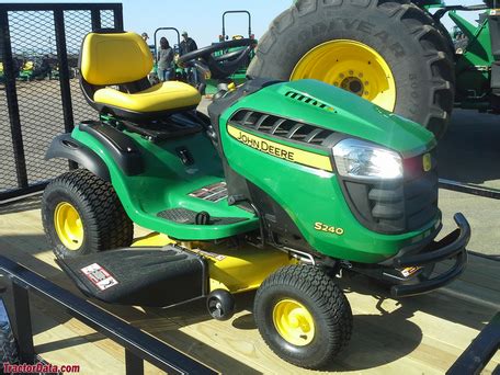 John Deere S240 Sport Specs Engine Transmission Dimensions