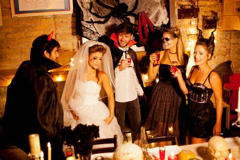 Twitters Viral Sexy Halloween Costume Trend May Be Most Revealing