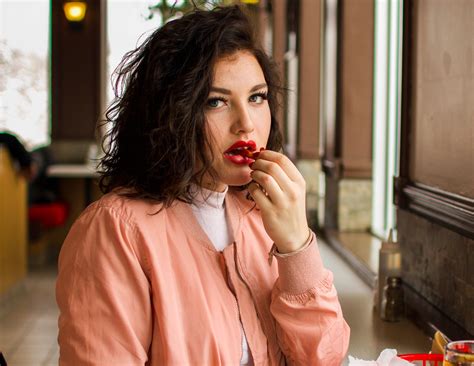 Signs Of A Bad First Date PS Love