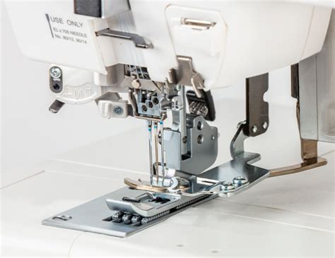 Распошивальная машина Janome CoverPro 3000 Professional — Оверлоки и ...