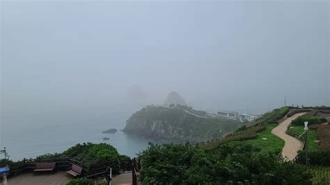 안개낀 오륙도 오륙도 옆으로 공원과 트레킹 길이 있다 이기대 수변공원의 해안길을 따라 Vortex Gaming