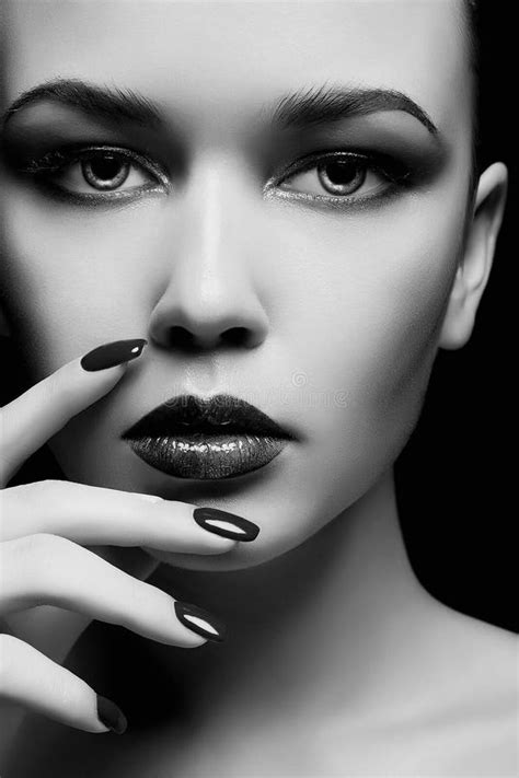 Model Portrait Monochrome Face 999 Black And White Face Pictures