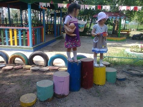 Создать мем в садах детский сад детская площадка в саду Картинки Meme