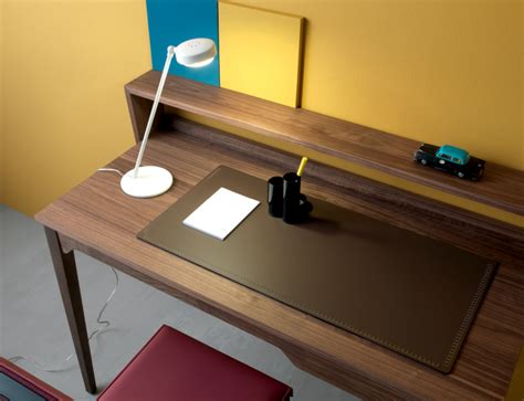 10 Desks With Storage Space Core77