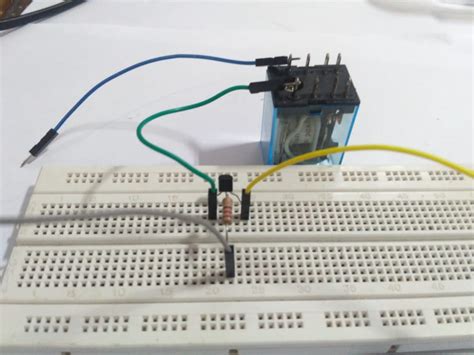 Rangkaian Driver Relay