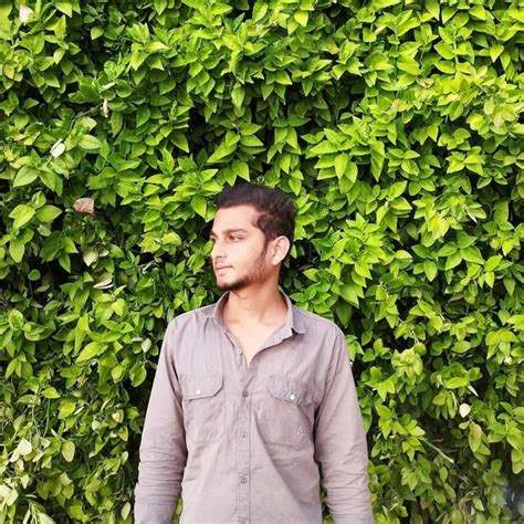 Javed Khan (@ox_flamboiie_) • Threads, Say more