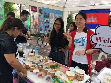 និស្សិត ខ្មែរ កំពុង សិក្សា នៅក្រៅ ប្រទេស ជួបជុំគ្នា រាំ លេងល្បែង ប្រជាប្រិយ ឱកាស ចូលឆ្នាំថ្មី