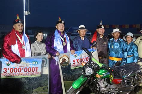 Бүрэгхангай сумын наадамд улсын начин Д Тамир түрүүллээ