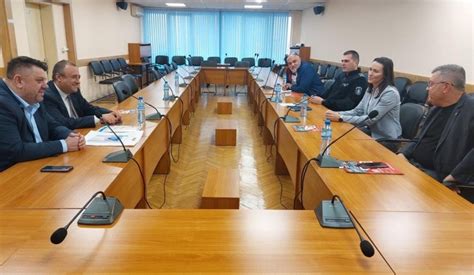 БСП на среща с полицейските синдикати Пагубно би било да не се приеме