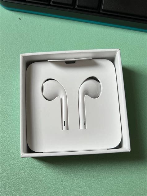 Apple Earpods Lightning Original Audio Earphones On Carousell