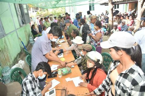 တပ်မတော်မြစ်တွင်းသွား ဆေးရုံရေယာဉ်ရွှေပုဇွန်နှင့် မြစ်ရေယာဉ်စကု