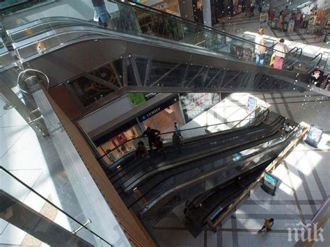 Хванаха майка и непълнолетния й син да крадат в мол Информационна агенция ПИК