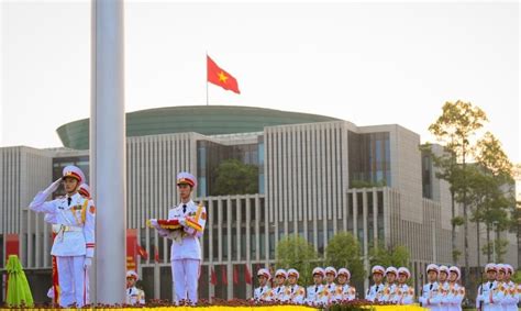 Chùm ảnh Nghi lễ thượng cờ chào mừng Quốc khánh ở Lăng Bác XANH EWEC