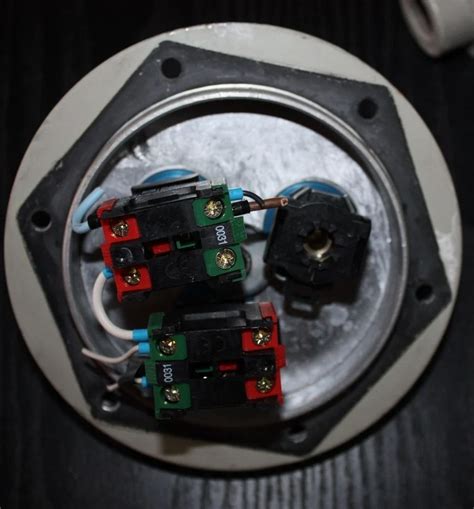 Govan Flame Proof Start Stop Box With Potentiomoter At ₹ 1000 Piece