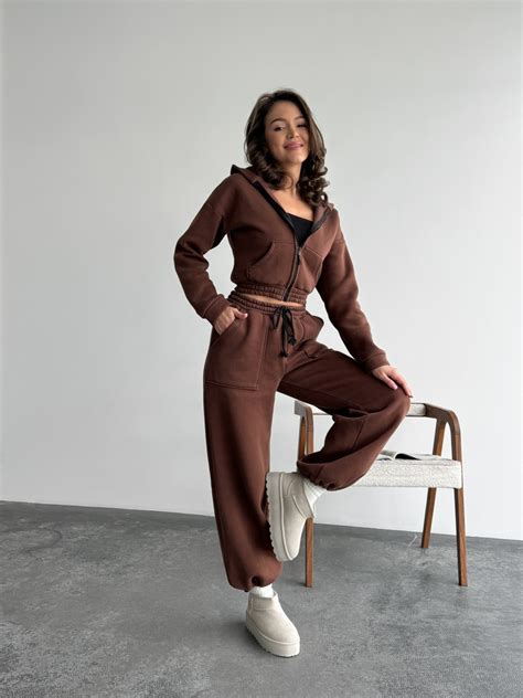 Сноубутси на високій підошві бежеві Ladyboom