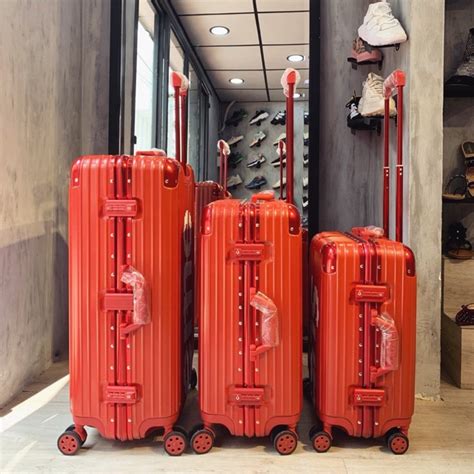 Va li khung nhôm khoá cài treo túi Shopee Việt Nam