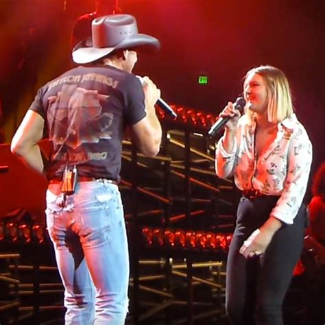Tim Mcgraw Invites Daughter Gracie On Stage To Perform New Duet
