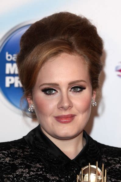 ¿adele Sale Con Un Hombre Casado Y Con Una Hija Entretenimiento