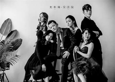 克林姆與安淇拉的攝影棚 全家福寫真．家庭攝影 全家福拍出時髦大片，好像韓劇封面照 一家人好有豪門即視感！