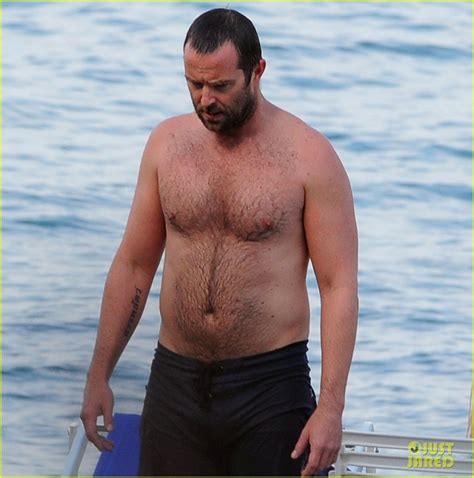 300 Rise Of An Empires Sullivan Stapleton Strips Down Shirtless For
