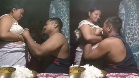 네팔의 섹시한 남자가 호텔 매춘부의 큰 가슴 비디오를 빨아먹습니다 XXX 힌디어 BF 동영상 인도 포르노 동영상 Desi