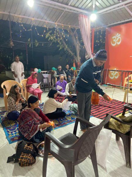 Deepdaan During Damodarastakam Samvada Broadcast