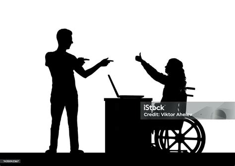 벡터 실루엣 행복한 장애인 여성 휠체어를 배경으로 그것을 지원하는 남자와 함께 25 29세에 대한 스톡 벡터 아트 및 기타 이미지 25 29세 30 34세 개념