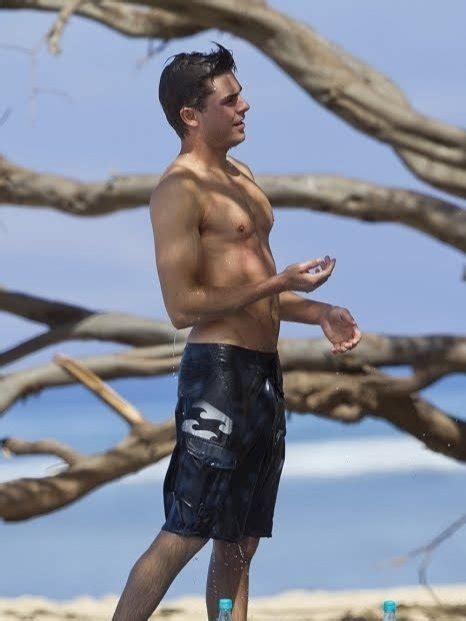 Famous Bulges On Twitter Zac Efron Ass