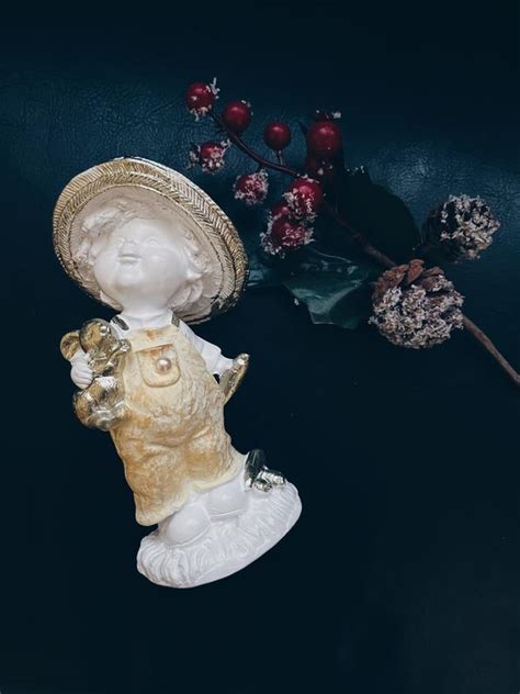 Статуетка — цена 120 грн в каталоге Статуэтки Купить товары для дома и быта по доступной цене на