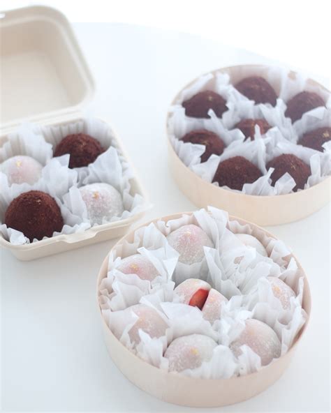 톤보넬 천안백일떡 천안돌떡 천안떡케이크 천안답례떡 천안생신케이크 천안상견례선물 플라스틱상자에 설기패턴이 보이게 포장완료