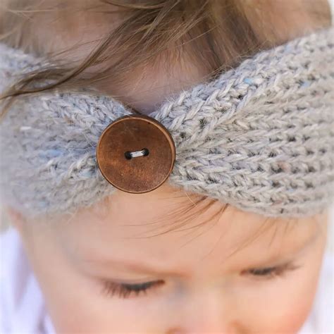 Cozy And Stylish Free Pattern For A Knitted Head Wrap