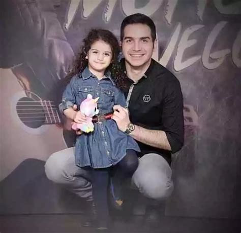 بیوگرافی محسن یگانه و همسرش و فرزند جدیدش عکس 24 نویس