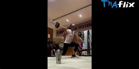 smriti mandhana sexy scene in women sports person hot