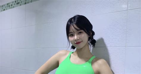 맹승지 수영복으로 뽐낸 글래머 몸매아찔한 섹시미