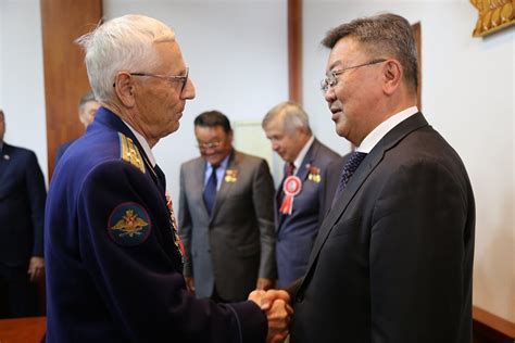 Сансрын нисгэгч В А Жанибеков Ж Гүррагчаа тэргүүтэй төлөөлөгчдийг хүлээн авлаа Татаадаг