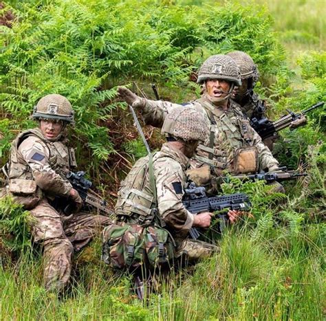 British Mtp With One Soldier Still Using Dpm Webbing British Armed