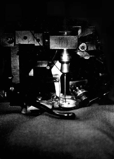 Industrial Button Sewing Machine