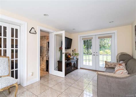 982 Split Rock Rd Pelham Ny 10803 Mls 909102 Redfin