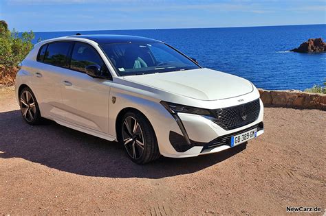 Erstkontakt: Peugeot 308 - Das neue Markengesicht - NewCarz.de