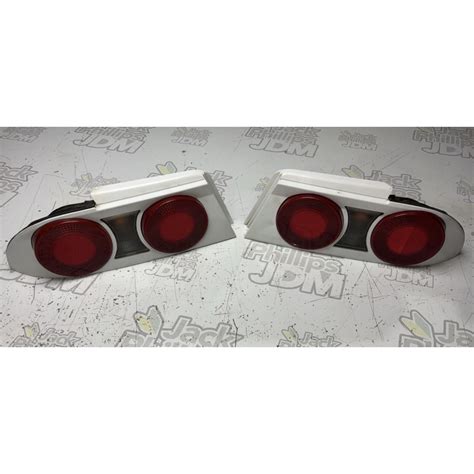 Nissan Skyline R33 S2 Sedan Tail Light Pair
