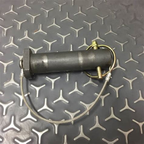 Military Tow Bar Lynch Pin And Retaining Cable Assembly