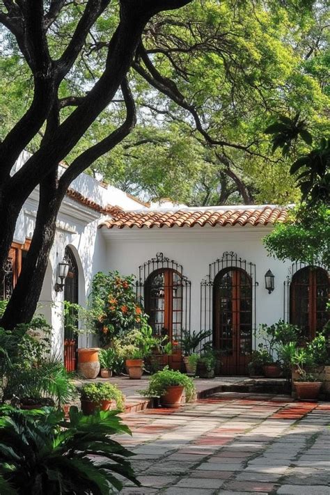 73 Beautiful Mexican Houses That Celebrate Vibrant Architecture