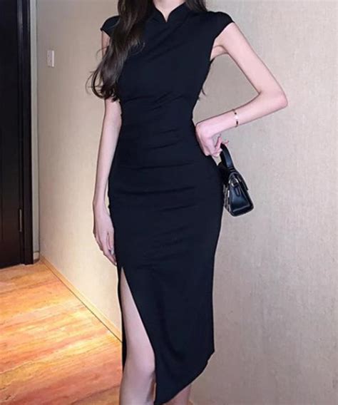 얼루어걸 바이스 심플 페미닌무드 사이드트임 슬림 시크 미디원피스