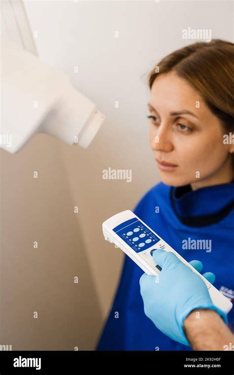 Dentist Do X Ray Tooth Scan For Woman In Dentistry Teeth X Ray