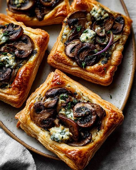 Quick Mushroom Puff Pastry Tarts Recipe