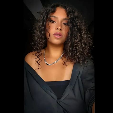 ‎darine دارين 𓂧‎ Blue Night ️💙👗💎 Instagram